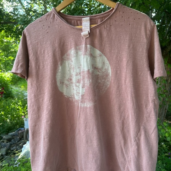 Magnolia Pearl | Tops | Magnolia Pearl Tshirt With Moon | Poshmark